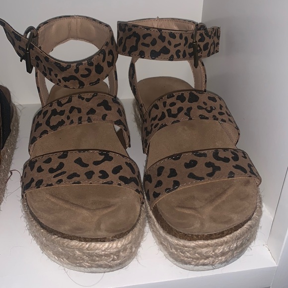 Shoes | Universal Thread Platform Sandal | Poshmark